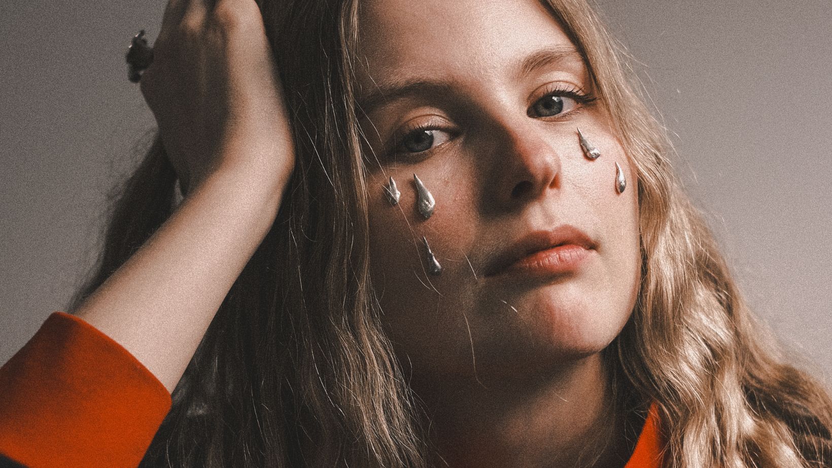 Maddie Ashman Explores Emotional Duality on Debut Track “Toffee”