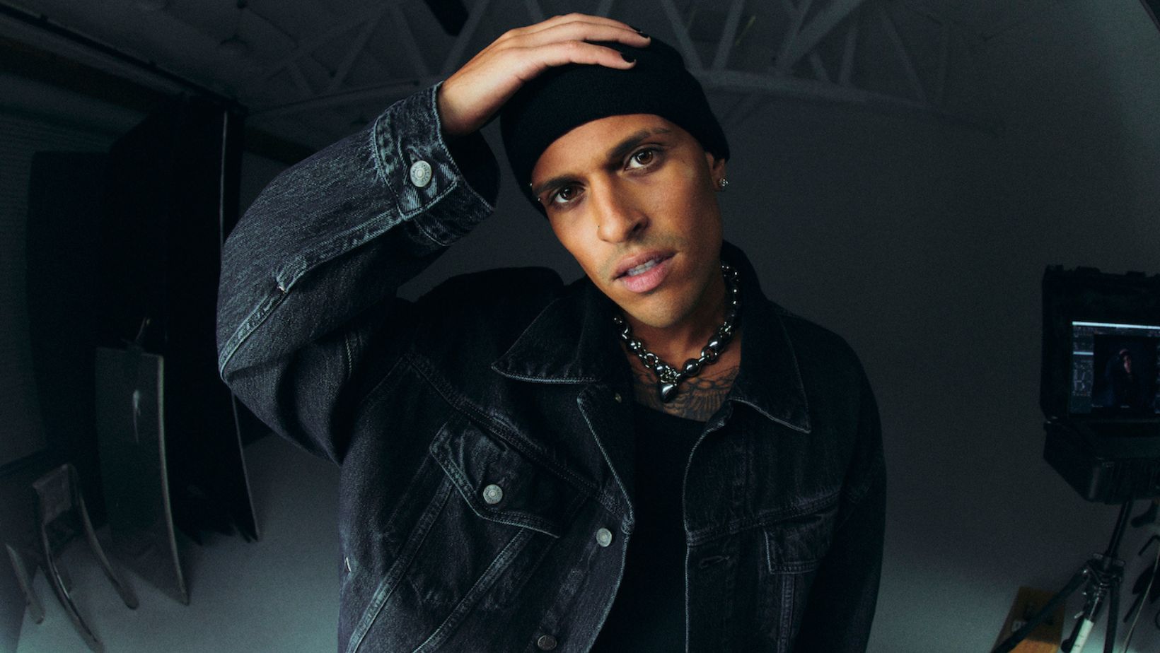 EthanUno Reflects on Toxic Love in Shimmering New Track “ESPEJO”