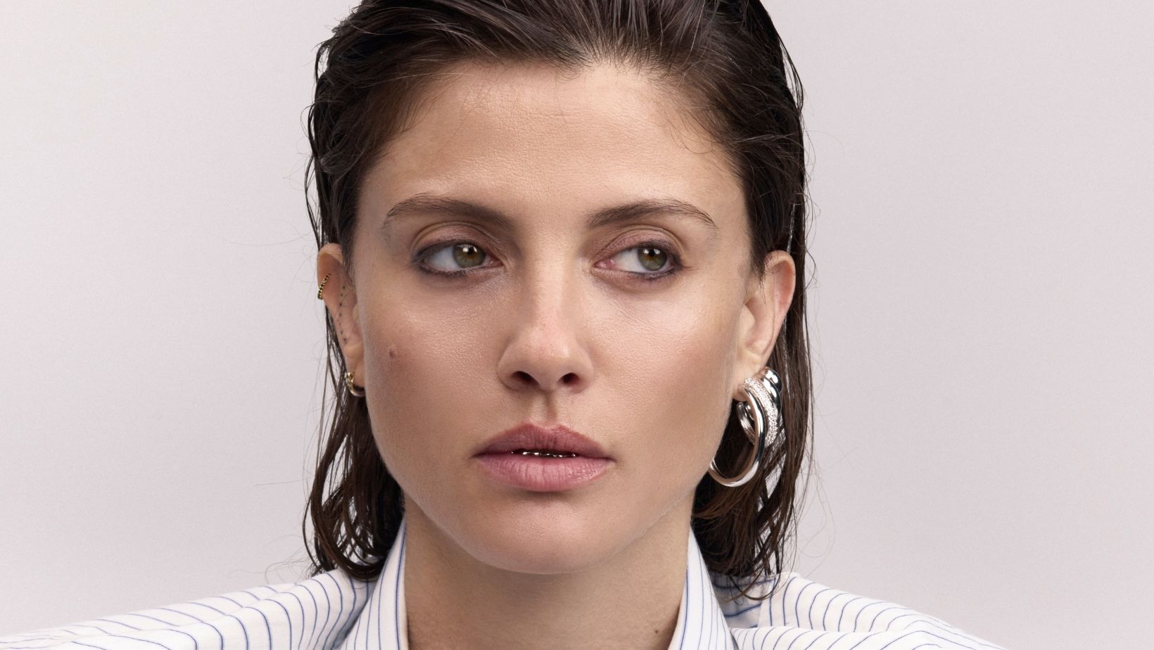 Noga Erez Deconstructs Modern Media in New Single “WATCH THE NEWS”
